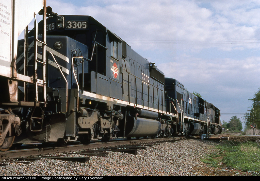 MP SD40-2 #3305 - Missouri Pacific
